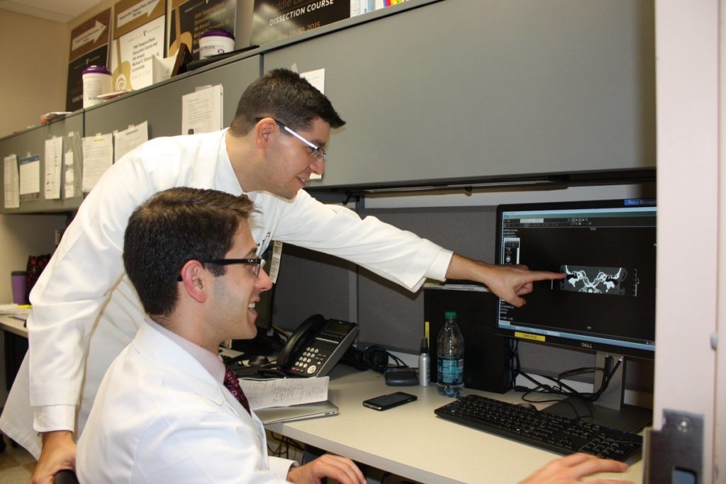 Entrevista al Dr. Alejandro Rivas